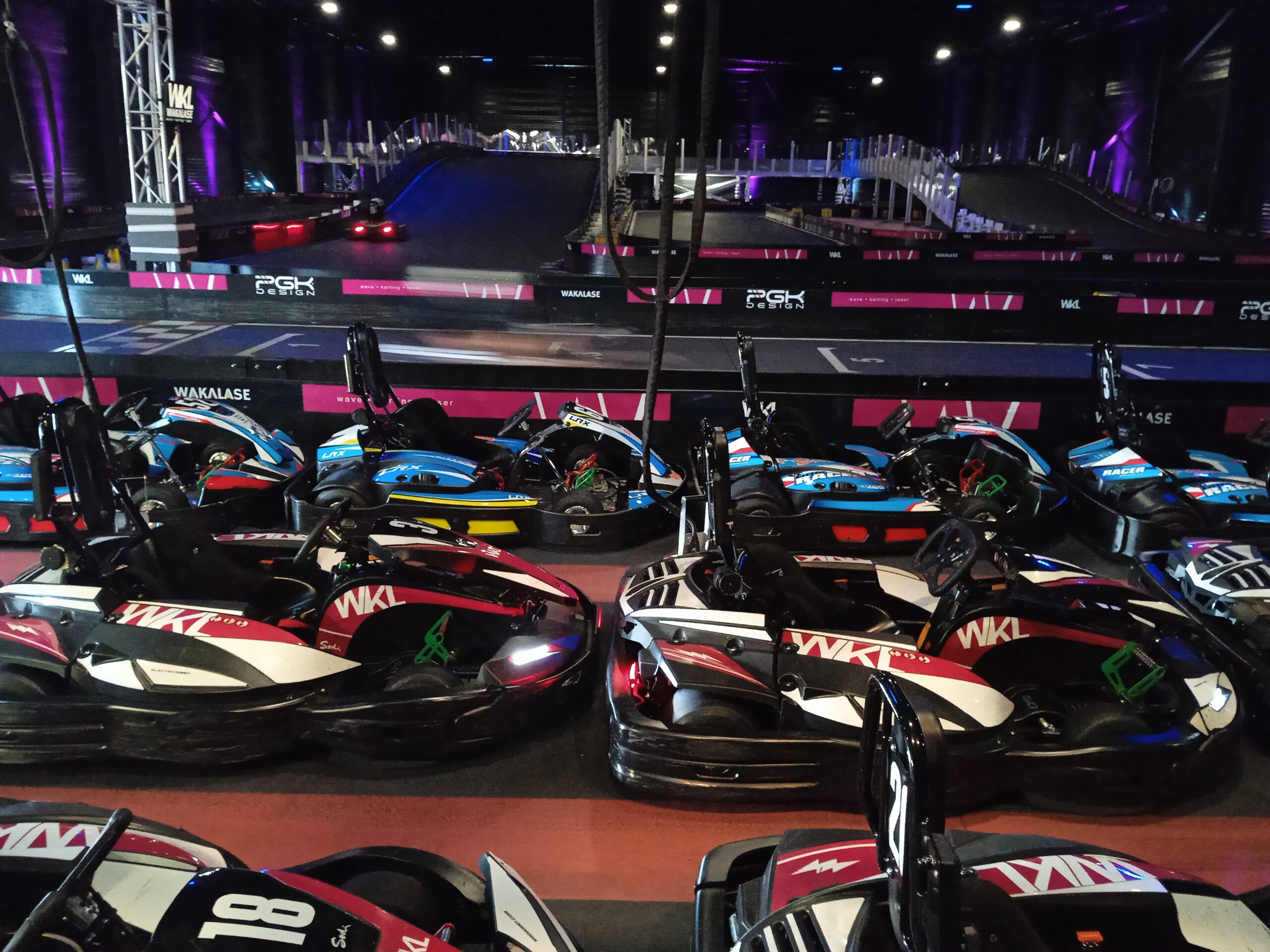 Wakalase, piste indoor sur les kartings électriques à Cernay