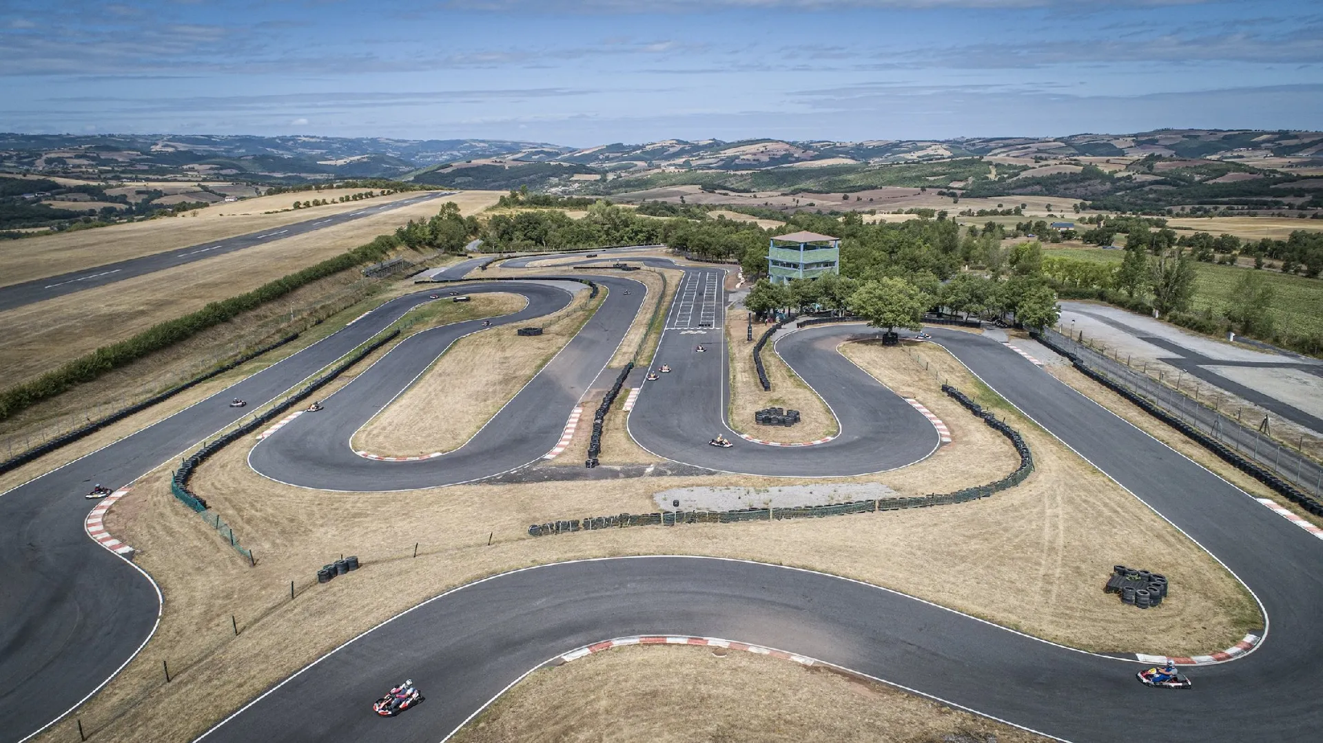 Karting Plus Belmont : Circuit extérieur de karting dans l'Aveyron